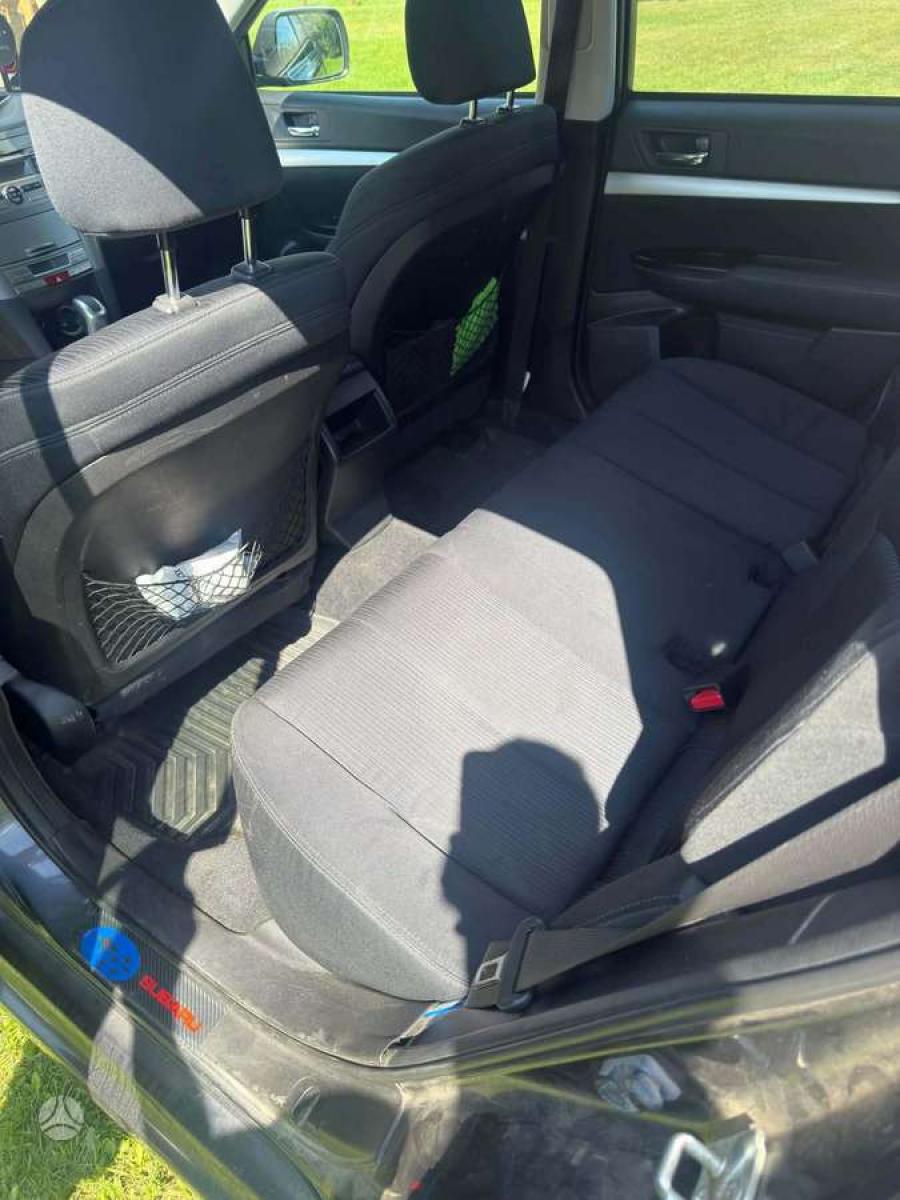 Pelēks Subaru Legacy 2011 Panevēža, ar dzinēja tilpumu 0.00 L un nobraukumu 364 tūkst. km par 3200 €, foto 15 vietnē AUTOMOTO.COM.LV