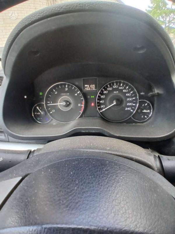 Pelēks Subaru Legacy 2011 Mažeikiai, ar dzinēja tilpumu 2.00 L un nobraukumu 453 tūkst. km par 1150 €, foto 5 vietnē AUTOMOTO.COM.LV