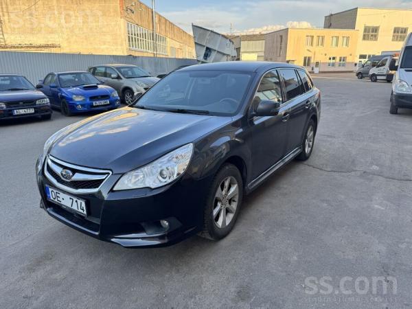 Pelēks Subaru Legacy 2012 Rīga, ar dzinēja tilpumu 2.00 L un nobraukumu 335 tūkst. km par 3838 €, foto 1 vietnē AUTOMOTO.COM.LV