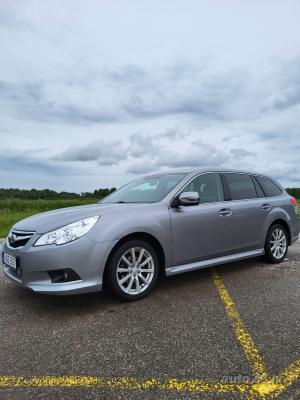 Grey Subaru Legacy 2012 in Voru, with an engine capacity of 2.50 L and mileage of 247 thousand km for 4999 €, photo 2 on AUTOMOTO.COM.LV