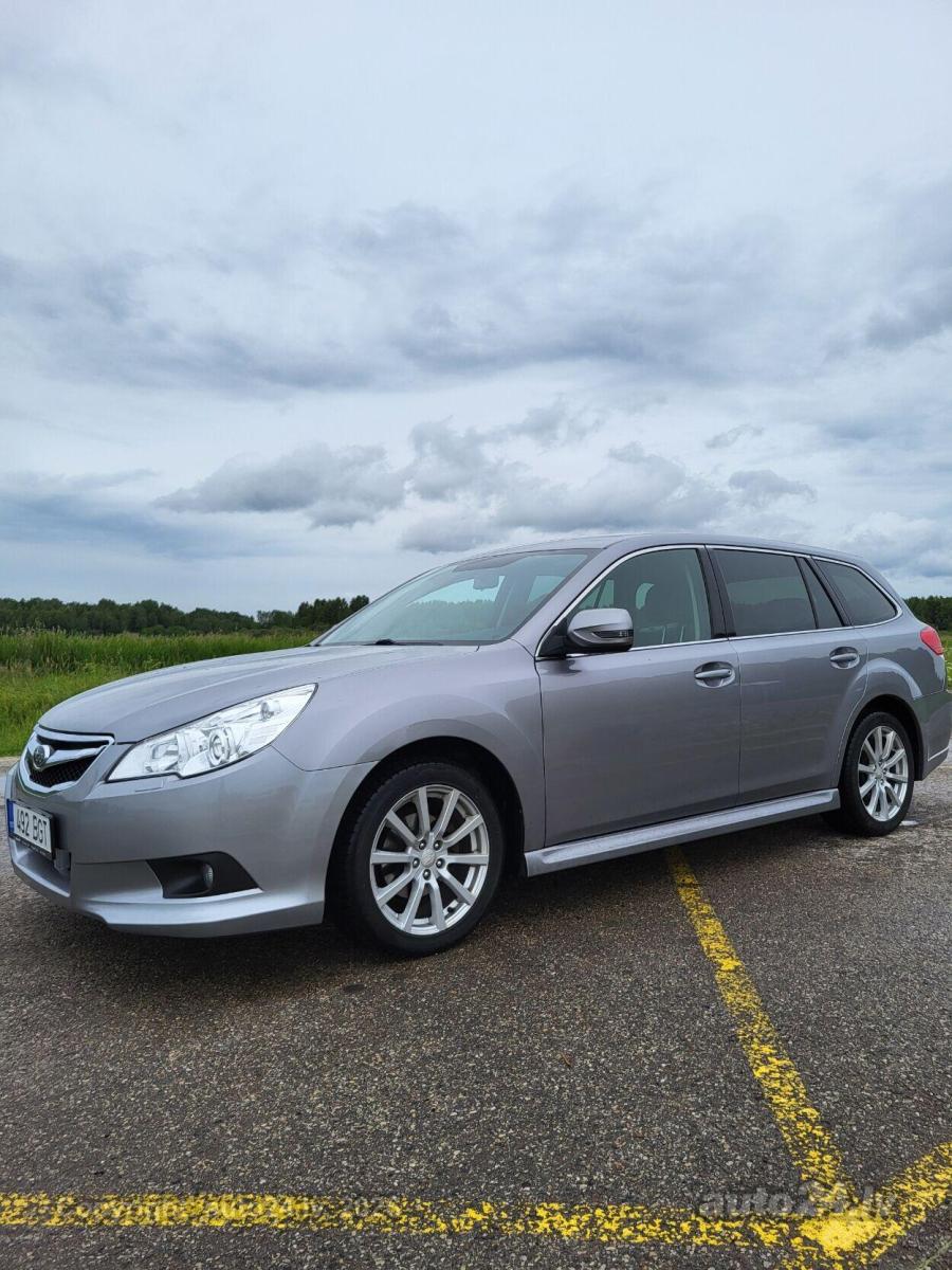 Grey Subaru Legacy 2012 in Voru, with an engine capacity of 2.50 L and mileage of 247 thousand km for 4999 €, photo 2 on AUTOMOTO.COM.LV