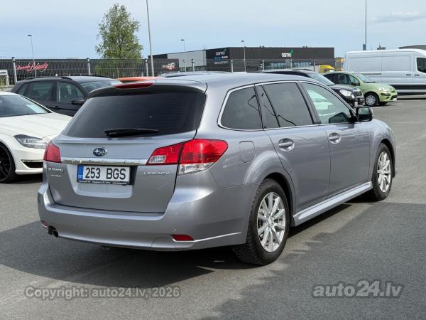 Pelēks Subaru Legacy 2012 Tallina, ar dzinēja tilpumu 2.50 L un nobraukumu 180 tūkst. km par 7490 €, foto 3 vietnē AUTOMOTO.COM.LV