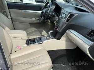 Pelēks Subaru Legacy 2012 Tallina, ar dzinēja tilpumu 2.50 L un nobraukumu 180 tūkst. km par 7490 €, foto 9 vietnē AUTOMOTO.COM.LV
