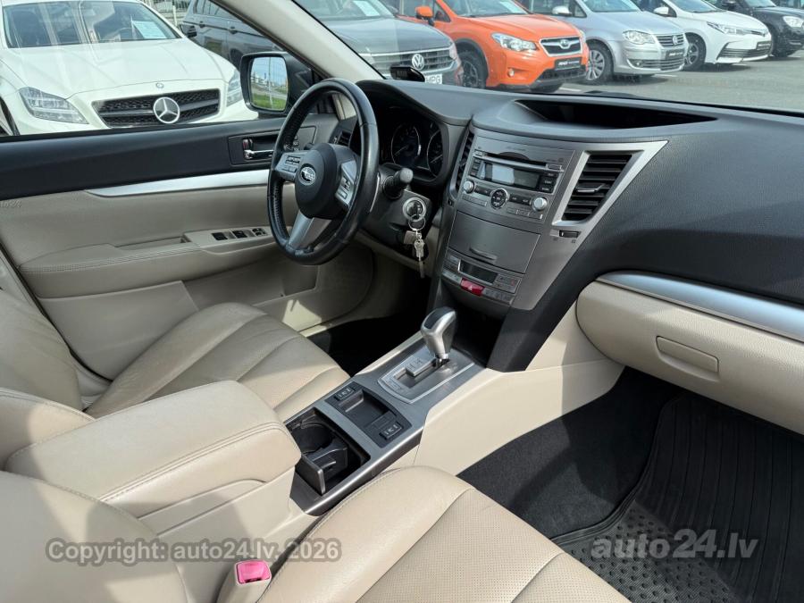 Pelēks Subaru Legacy 2012 Tallina, ar dzinēja tilpumu 2.50 L un nobraukumu 180 tūkst. km par 7490 €, foto 10 vietnē AUTOMOTO.COM.LV