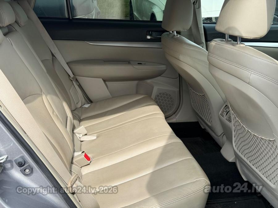 Pelēks Subaru Legacy 2012 Tallina, ar dzinēja tilpumu 2.50 L un nobraukumu 180 tūkst. km par 7490 €, foto 11 vietnē AUTOMOTO.COM.LV