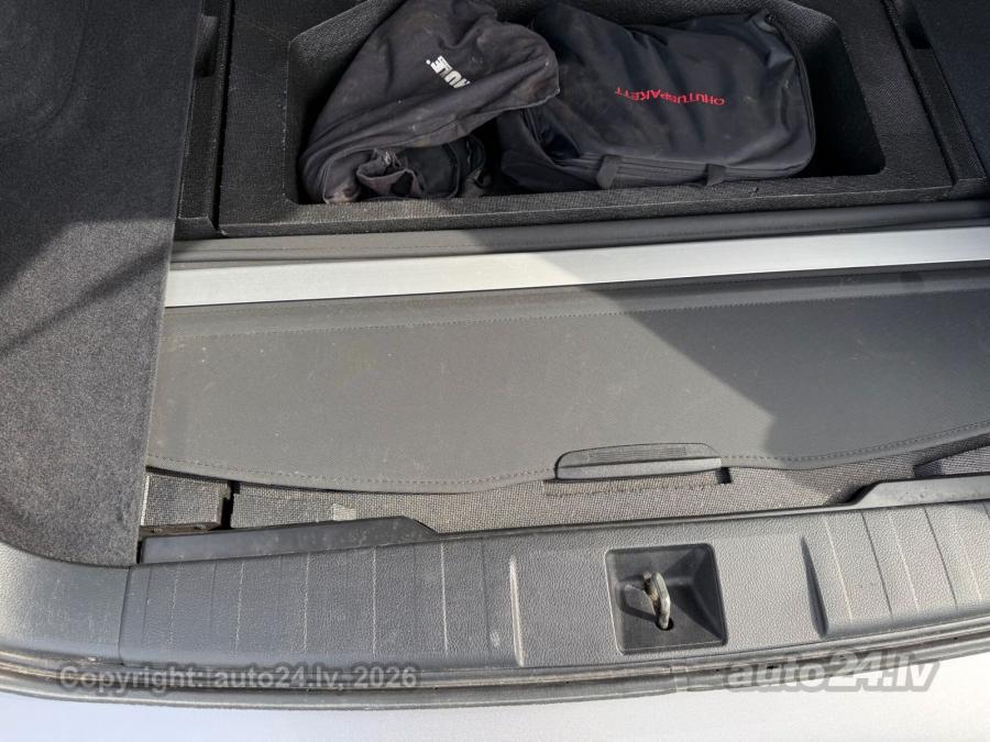 Pelēks Subaru Legacy 2012 Tallina, ar dzinēja tilpumu 2.50 L un nobraukumu 180 tūkst. km par 7490 €, foto 13 vietnē AUTOMOTO.COM.LV