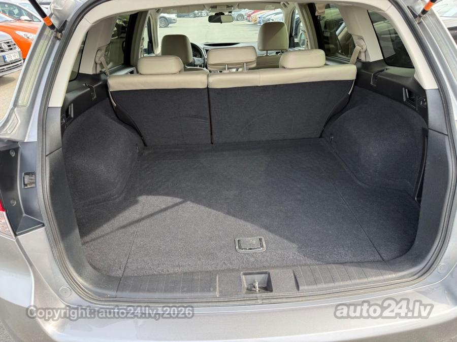 Pelēks Subaru Legacy 2012 Tallina, ar dzinēja tilpumu 2.50 L un nobraukumu 180 tūkst. km par 7490 €, foto 14 vietnē AUTOMOTO.COM.LV