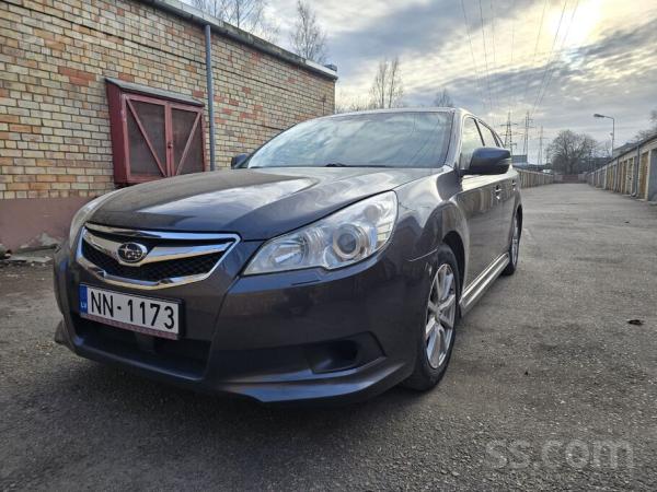 Серый Субару Легаси 2013 в Рига, объемом двигателя 2.50 л и пробегом 320 тыс. км за 2800 €, фото 1 на AUTOMOTO.COM.LV