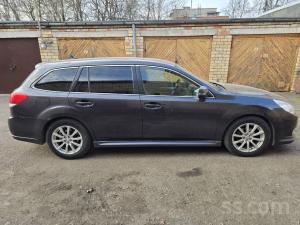 Pelēks Subaru Legacy 2013 Rīga, ar dzinēja tilpumu 2.50 L un nobraukumu 320 tūkst. km par 2800 €, foto 4 vietnē AUTOMOTO.COM.LV