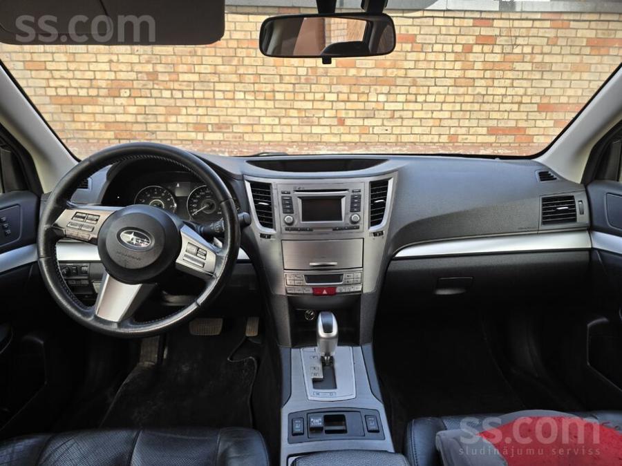 Pelēks Subaru Legacy 2013 Rīga, ar dzinēja tilpumu 2.50 L un nobraukumu 320 tūkst. km par 2800 €, foto 11 vietnē AUTOMOTO.COM.LV