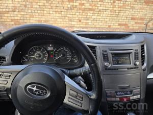 Pelēks Subaru Legacy 2013 Rīga, ar dzinēja tilpumu 2.50 L un nobraukumu 320 tūkst. km par 2800 €, foto 12 vietnē AUTOMOTO.COM.LV