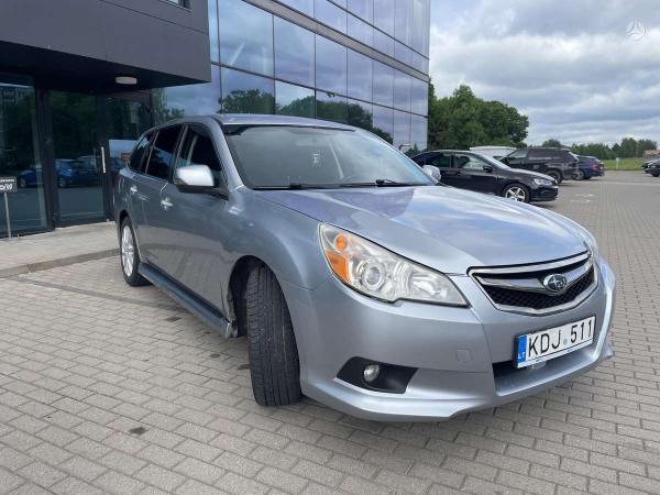 Grey Subaru Legacy 2013 in Kaunas, with an engine capacity of 2.50 L and mileage of 300 thousand km for 3999 €, photo 2 on AUTOMOTO.COM.LV