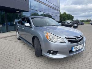 Pelēks Subaru Legacy 2013 Kauņa, ar dzinēja tilpumu 2.50 L un nobraukumu 300 tūkst. km par 3999 €, foto 3 vietnē AUTOMOTO.COM.LV