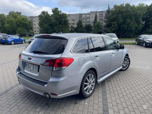 Grey Subaru Legacy 2013 in Kaunas, with an engine capacity of 2.50 L and mileage of 300 thousand km for 3999 €, photo 3 on AUTOMOTO.COM.LV