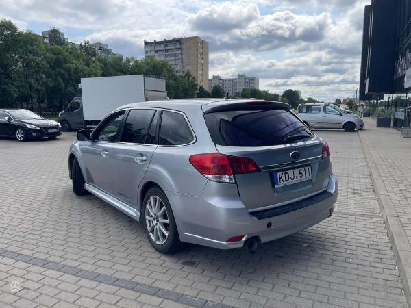 Grey Subaru Legacy 2013 in Kaunas, with an engine capacity of 2.50 L and mileage of 300 thousand km for 3999 €, photo 4 on AUTOMOTO.COM.LV