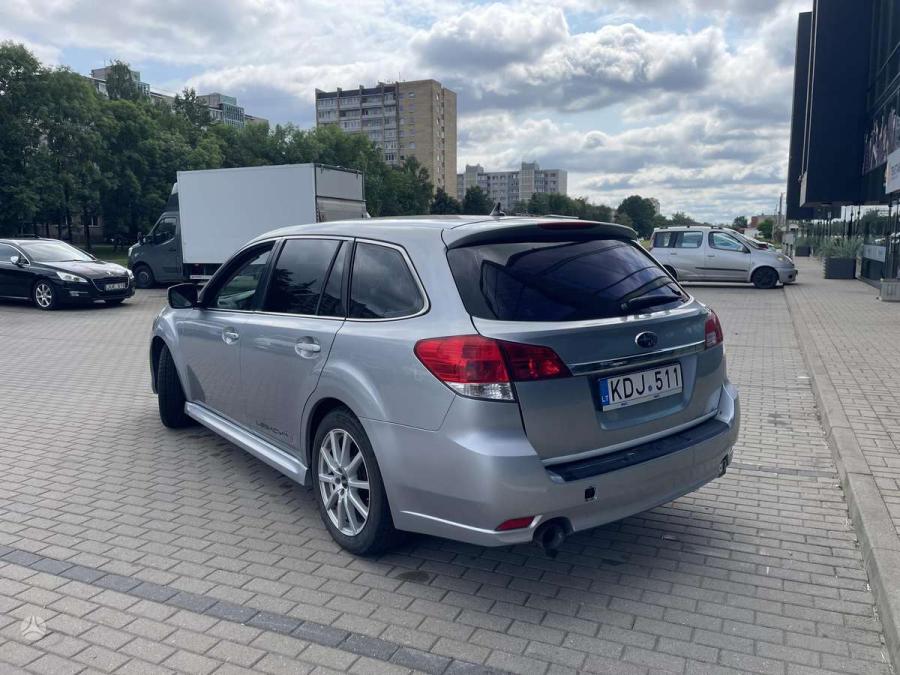 Pelēks Subaru Legacy 2013 Kauņa, ar dzinēja tilpumu 2.50 L un nobraukumu 300 tūkst. km par 3999 €, foto 5 vietnē AUTOMOTO.COM.LV