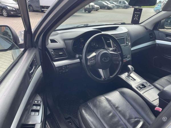Grey Subaru Legacy 2013 in Kaunas, with an engine capacity of 2.50 L and mileage of 300 thousand km for 3999 €, photo 5 on AUTOMOTO.COM.LV