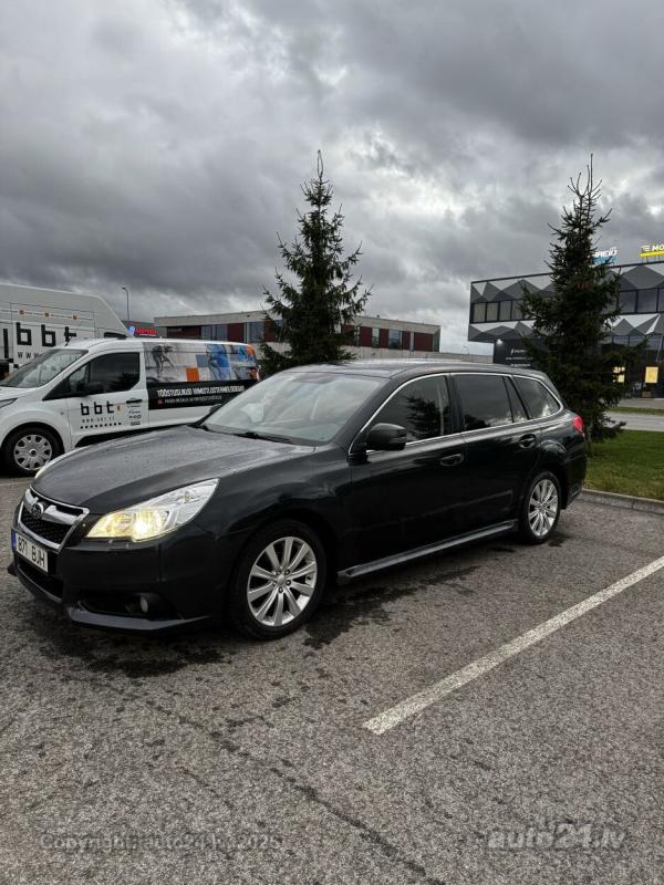 Pelēks Subaru Legacy 2013 Tallina, ar dzinēja tilpumu 2.50 L un nobraukumu 250 tūkst. km par 5800 €, foto 1 vietnē AUTOMOTO.COM.LV