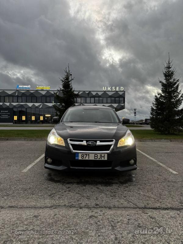 Pelēks Subaru Legacy 2013 Tallina, ar dzinēja tilpumu 2.50 L un nobraukumu 250 tūkst. km par 5800 €, foto 3 vietnē AUTOMOTO.COM.LV