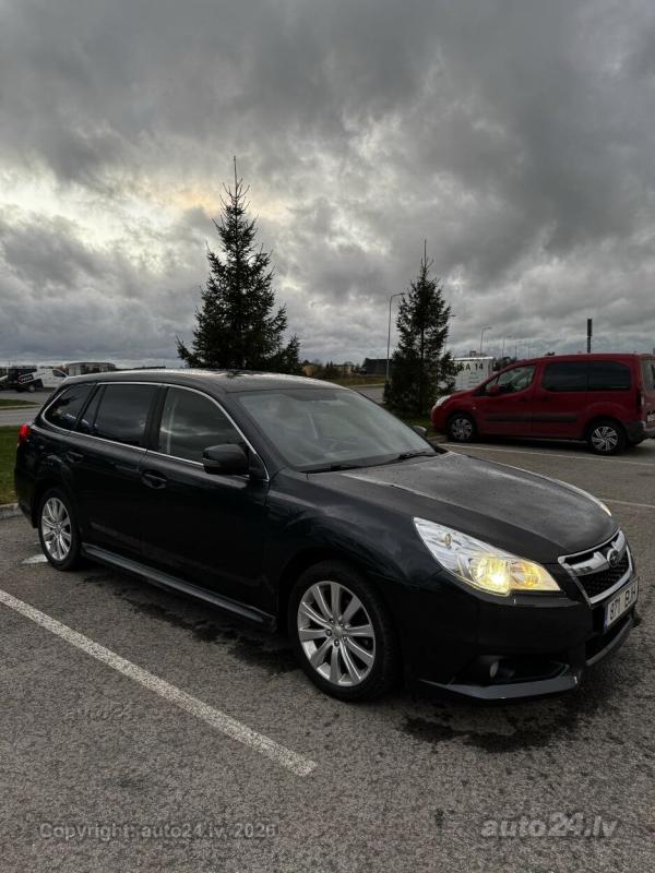 Pelēks Subaru Legacy 2013 Tallina, ar dzinēja tilpumu 2.50 L un nobraukumu 250 tūkst. km par 5800 €, foto 4 vietnē AUTOMOTO.COM.LV