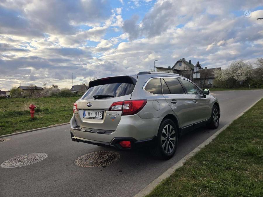 Grey Subaru Legacy 2015 in Vilnius, with an engine capacity of 2.00 L and mileage of 298 thousand km for 6300 €, photo 8 on AUTOMOTO.COM.LV
