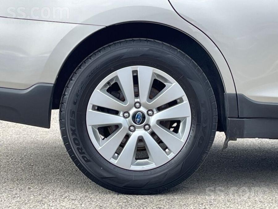 Grey Subaru Legacy 2017 in Riga, with an engine capacity of 2.50 L and mileage of 233 thousand km for 10990 €, photo 16 on AUTOMOTO.COM.LV