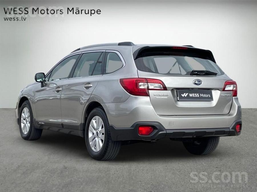 Grey Subaru Legacy 2017 in Riga, with an engine capacity of 2.50 L and mileage of 233 thousand km for 10990 €, photo 18 on AUTOMOTO.COM.LV
