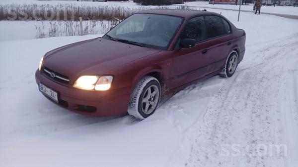 Red Subaru Legacy 1999 in Riga, with an engine capacity of 2.00 L and mileage of 461 thousand km for 1800 €, photo 3 on AUTOMOTO.COM.LV