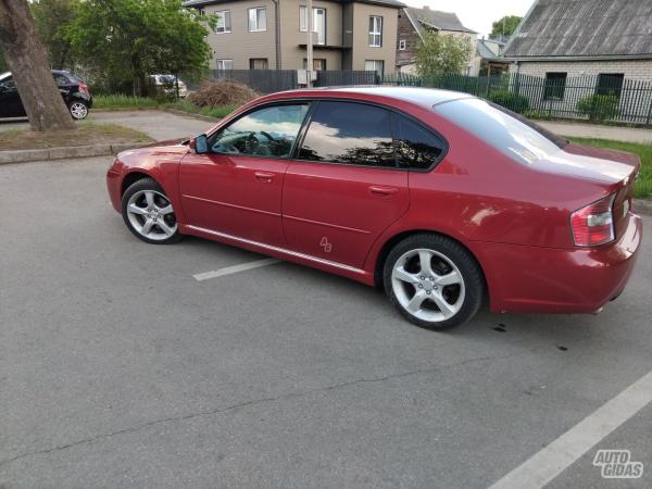 Sarkans Subaru Legacy 2004 Kauņa, ar dzinēja tilpumu 3.00 L un nobraukumu 265 tūkst. km par 3300 €, foto 3 vietnē AUTOMOTO.COM.LV