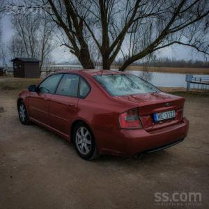 Sarkans Subaru Legacy 2005 Liepāja, ar dzinēja tilpumu 2.00 L un nobraukumu 272 tūkst. km par 1300 €, foto 4 vietnē AUTOMOTO.COM.LV