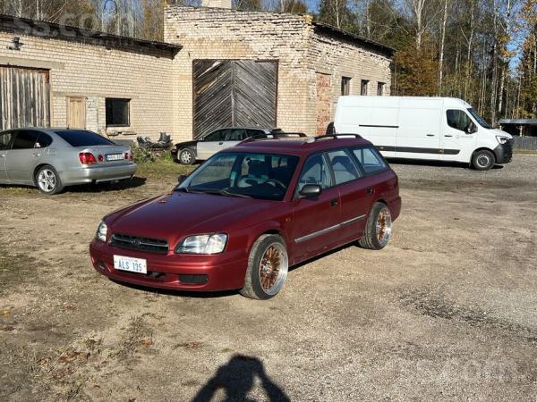 Red Subaru Legacy 2000 in Balvi, with an engine capacity of 2.00 L and mileage of 270 thousand km for 2000 €, photo 2 on AUTOMOTO.COM.LV