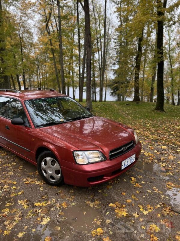 Red Subaru Legacy 2000 in Balvi, with an engine capacity of 2.00 L and mileage of 270 thousand km for 2000 €, photo 3 on AUTOMOTO.COM.LV