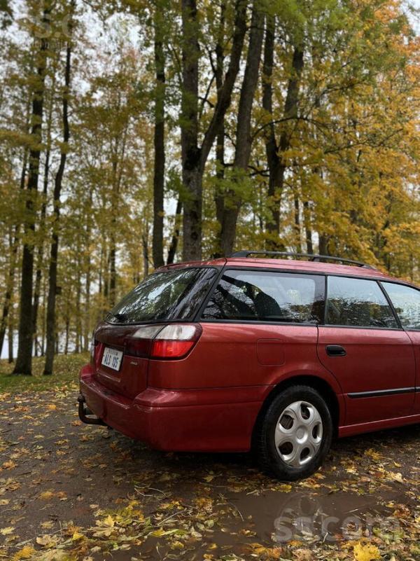 Red Subaru Legacy 2000 in Balvi, with an engine capacity of 2.00 L and mileage of 270 thousand km for 2000 €, photo 4 on AUTOMOTO.COM.LV