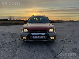 Red Subaru Legacy 2001 in Riga, with an engine capacity of 2.50 L and mileage of 0 thousand km for 1599 €, photo 9 on AUTOMOTO.COM.LV