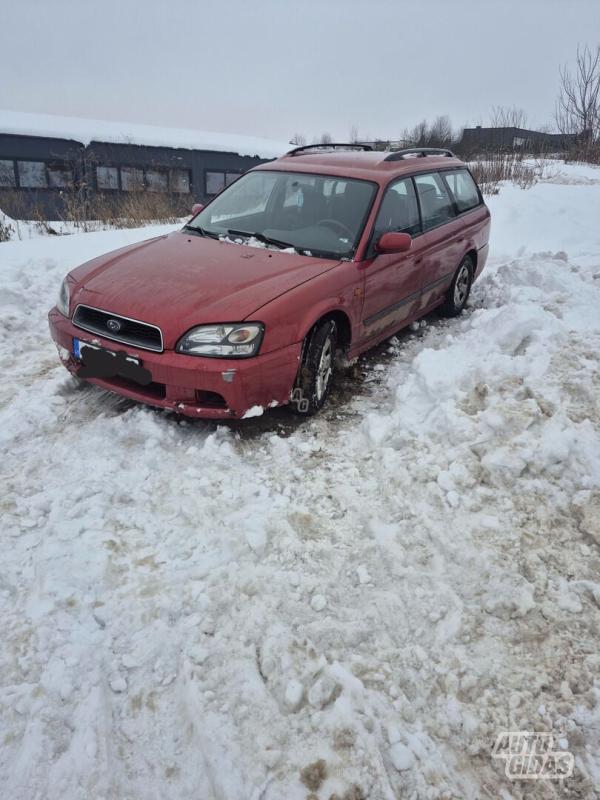 Red Subaru Legacy 2002 in Vilnius, with an engine capacity of 2.00 L and mileage of 275 thousand km for 500 €, photo 1 on AUTOMOTO.COM.LV
