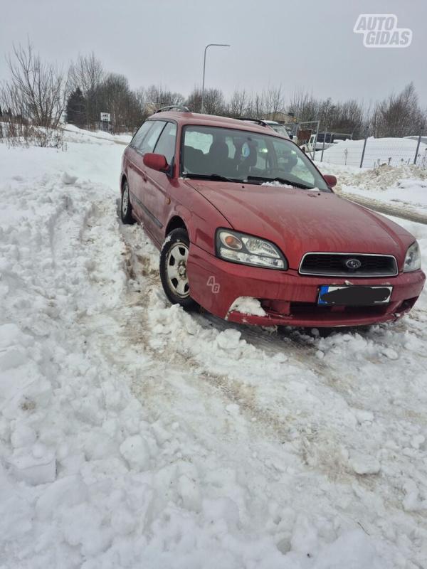 Red Subaru Legacy 2002 in Vilnius, with an engine capacity of 2.00 L and mileage of 275 thousand km for 500 €, photo 2 on AUTOMOTO.COM.LV