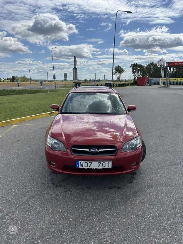 Red Subaru Legacy 2004 in Joniskis, with an engine capacity of 2.46 L and mileage of 313 thousand km for 1999 €, photo 6 on AUTOMOTO.COM.LV
