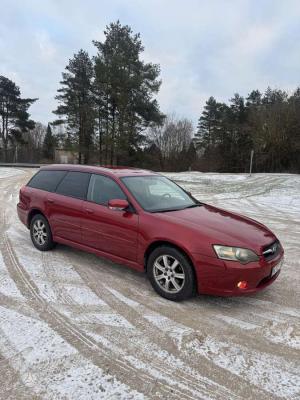 Red Subaru Legacy 2005 in Raseiniai, with an engine capacity of 2.46 L and mileage of 320 thousand km for 1250 €, photo 4 on AUTOMOTO.COM.LV