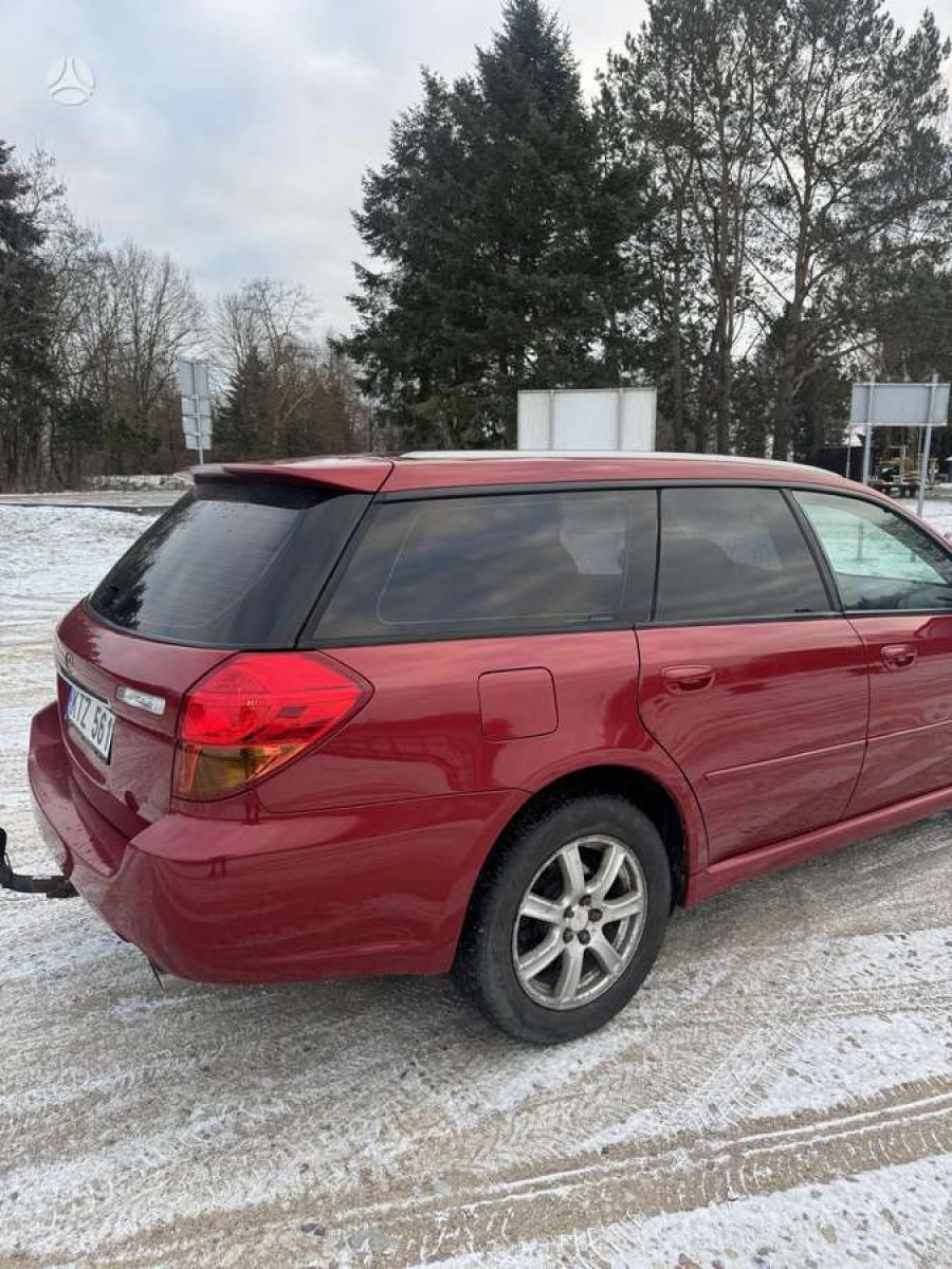 Red Subaru Legacy 2005 in Raseiniai, with an engine capacity of 2.46 L and mileage of 320 thousand km for 1250 €, photo 5 on AUTOMOTO.COM.LV