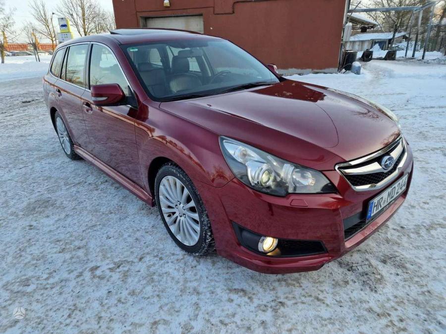 Red Subaru Legacy 2011 in Panevezys, with an engine capacity of 2.50 L and mileage of 185 thousand km for 5299 €, photo 9 on AUTOMOTO.COM.LV