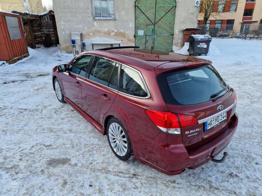 Red Subaru Legacy 2011 in Panevezys, with an engine capacity of 2.50 L and mileage of 185 thousand km for 5299 €, photo 17 on AUTOMOTO.COM.LV