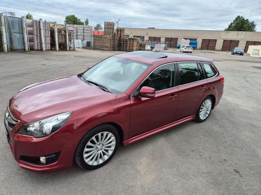 Sarkans Subaru Legacy 2011 Panevēža, ar dzinēja tilpumu 2.50 L un nobraukumu 185 tūkst. km par 4999 €, foto 8 vietnē AUTOMOTO.COM.LV