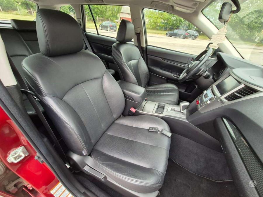 Sarkans Subaru Legacy 2011 Panevēža, ar dzinēja tilpumu 2.50 L un nobraukumu 185 tūkst. km par 4999 €, foto 12 vietnē AUTOMOTO.COM.LV