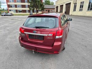 Sarkans Subaru Legacy 2011 Panevēža, ar dzinēja tilpumu 2.50 L un nobraukumu 185 tūkst. km par 4999 €, foto 22 vietnē AUTOMOTO.COM.LV