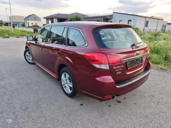 Red Subaru Legacy 2012 in Vilnius, with an engine capacity of 2.00 L and mileage of 173 thousand km for 4850 €, photo 4 on AUTOMOTO.COM.LV