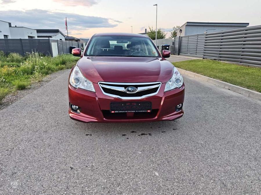 Red Subaru Legacy 2012 in Vilnius, with an engine capacity of 2.00 L and mileage of 173 thousand km for 4850 €, photo 6 on AUTOMOTO.COM.LV