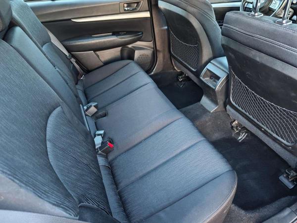 Red Subaru Legacy 2012 in Vilnius, with an engine capacity of 2.00 L and mileage of 173 thousand km for 4850 €, photo 9 on AUTOMOTO.COM.LV