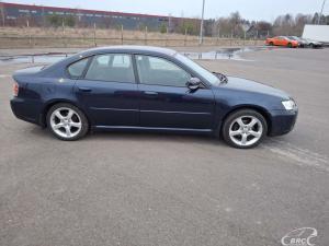 Subaru Legacy 2006 Viļņa, ar dzinēja tilpumu 1.99 L un nobraukumu 203 tūkst. km par 1600 €, foto 5 vietnē AUTOMOTO.COM.LV