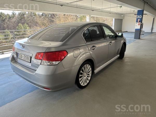 Subaru Legacy 2010 Rīga, ar dzinēja tilpumu 2.50 L un nobraukumu 165 tūkst. km par 5700 €, foto 3 vietnē AUTOMOTO.COM.LV