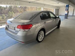 Subaru Legacy 2010 Rīga, ar dzinēja tilpumu 2.50 L un nobraukumu 165 tūkst. km par 5700 €, foto 4 vietnē AUTOMOTO.COM.LV